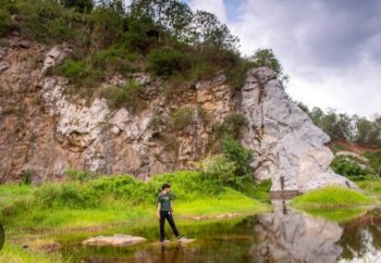 Indahnya Bukit Cadas Gantung Mandalare Banjar, Alami dan Cukup ...