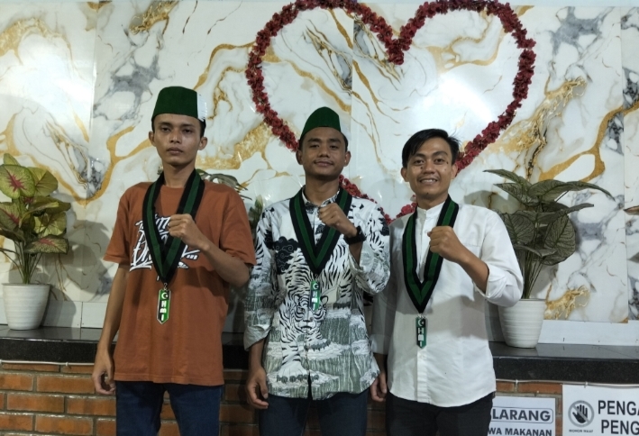 Ade Roni Resmi Nakhodai HMI Cabang Sukabumi Periode 2025-2026 ...